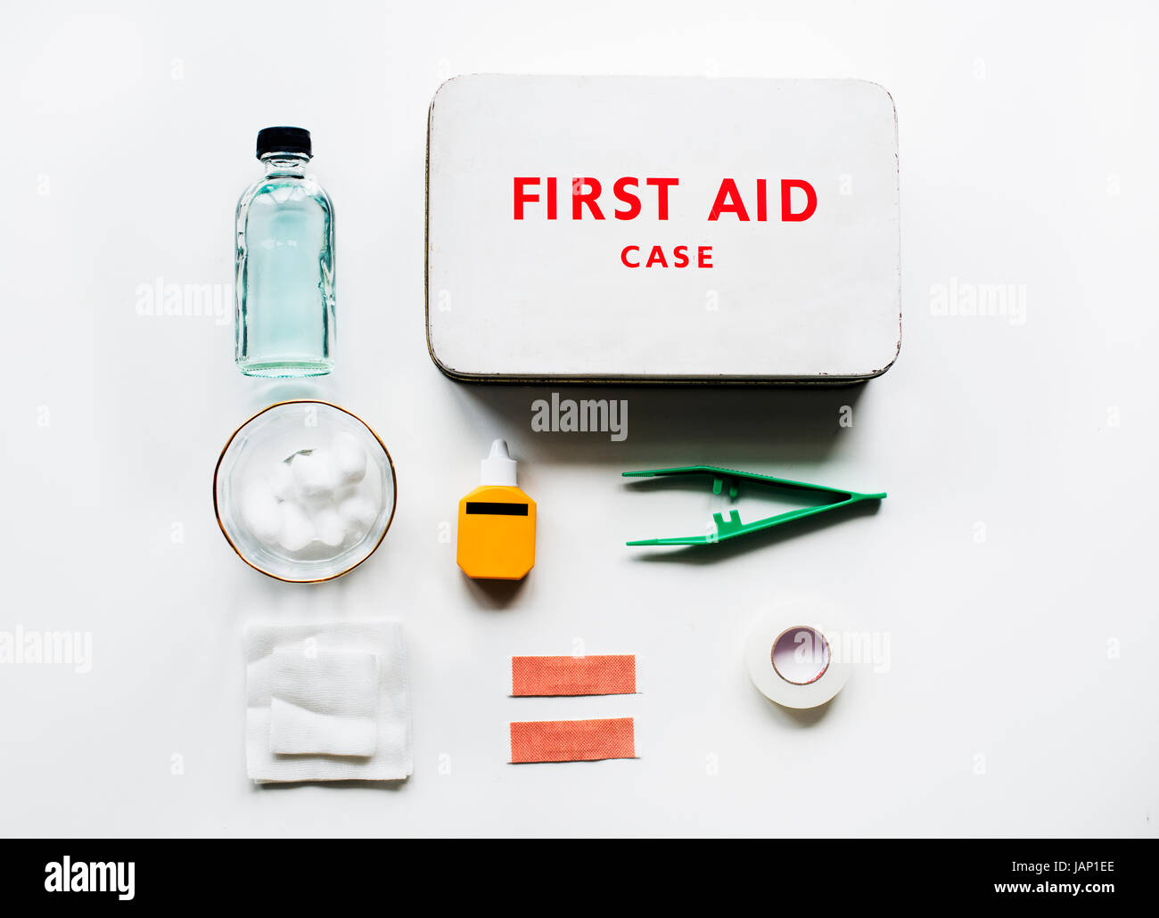 First aid case hi-res stock photography and images - Alamy