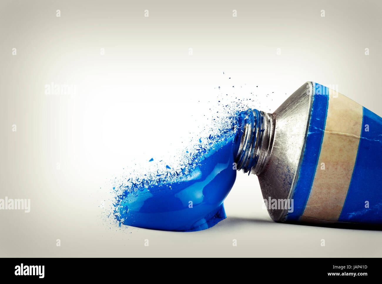 Exploding paint hi-res stock photography and images - Alamy