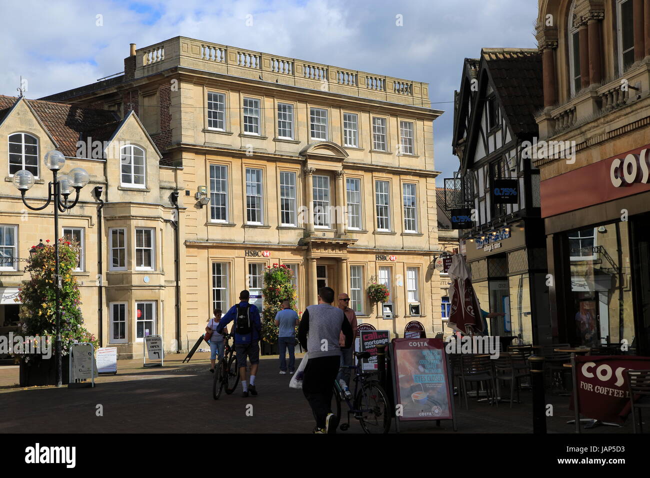 Trowbridge wiltshire town centre hi-res stock photography and images ...