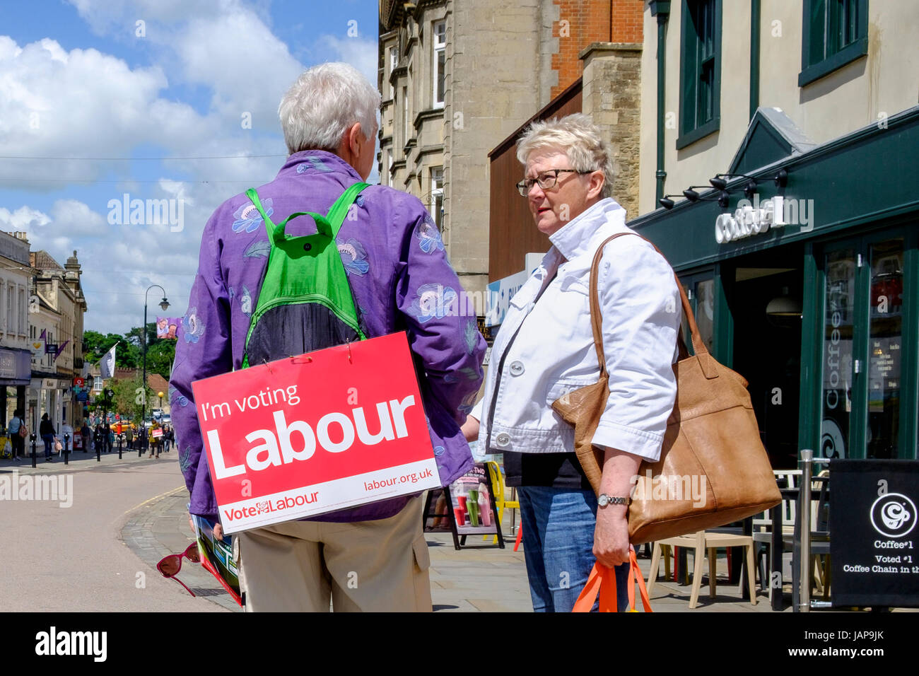Labour election campaigning hi-res stock photography and images - Alamy