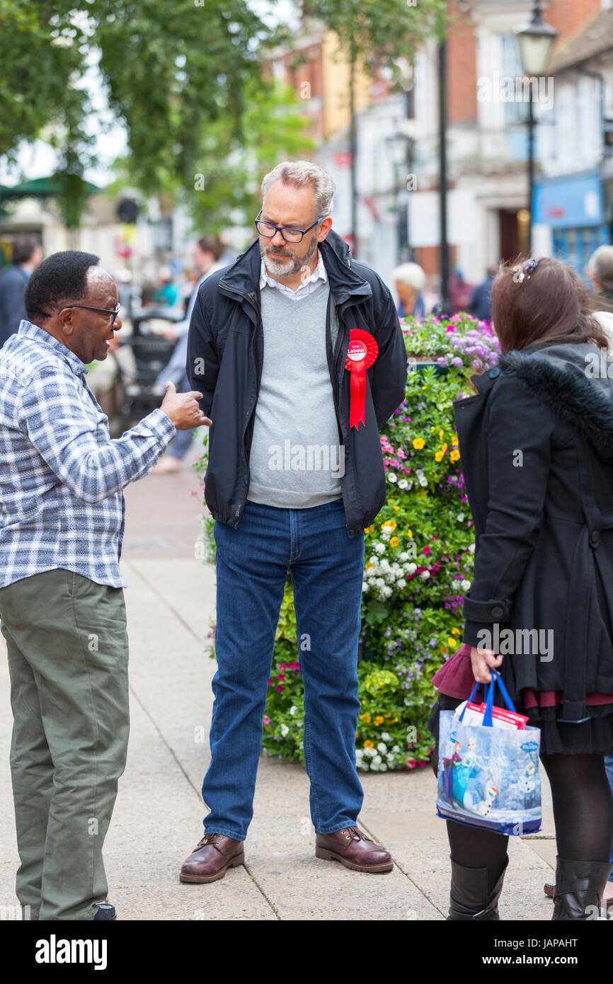 Ashford, Kent, UK. 7th June, 2017. Bright and sunny but windy weather ...