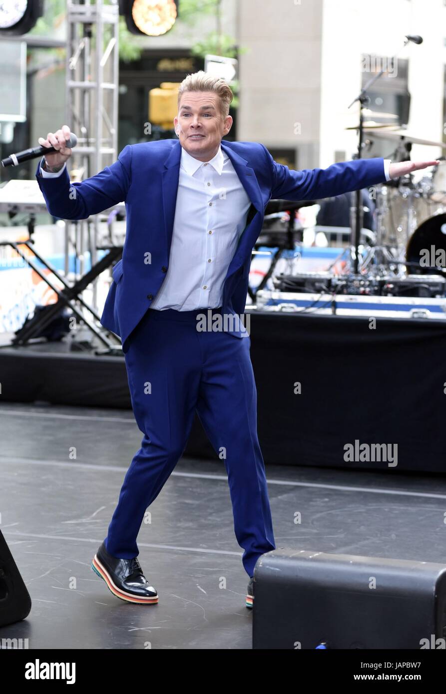 New York, NY, USA. 7th June, 2017. Mark McGrath of Sugar Ray on stage ...