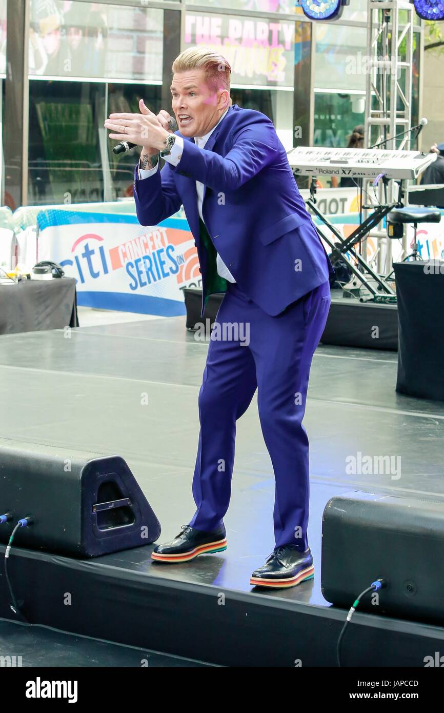 New York, NY, USA. 7th June, 2017. Mark McGrath of Sugar Ray on stage ...