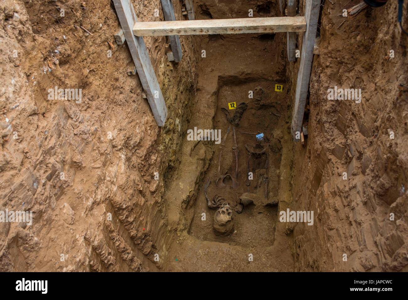 Exhumed bodies hi-res stock photography and images - Alamy