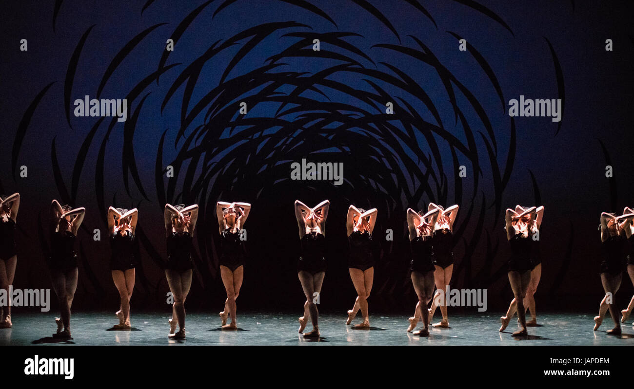 Crystal pite hi-res stock photography and images - Alamy