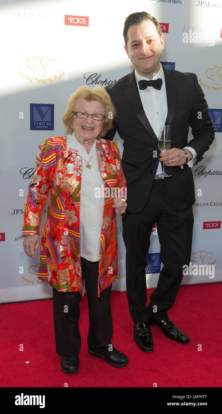 Graduation guest hi-res stock photography and images - Alamy