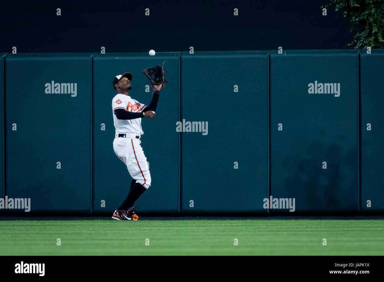 Baltimore, Maryland, USA. 07th June, 2017. Baltimore Orioles center ...