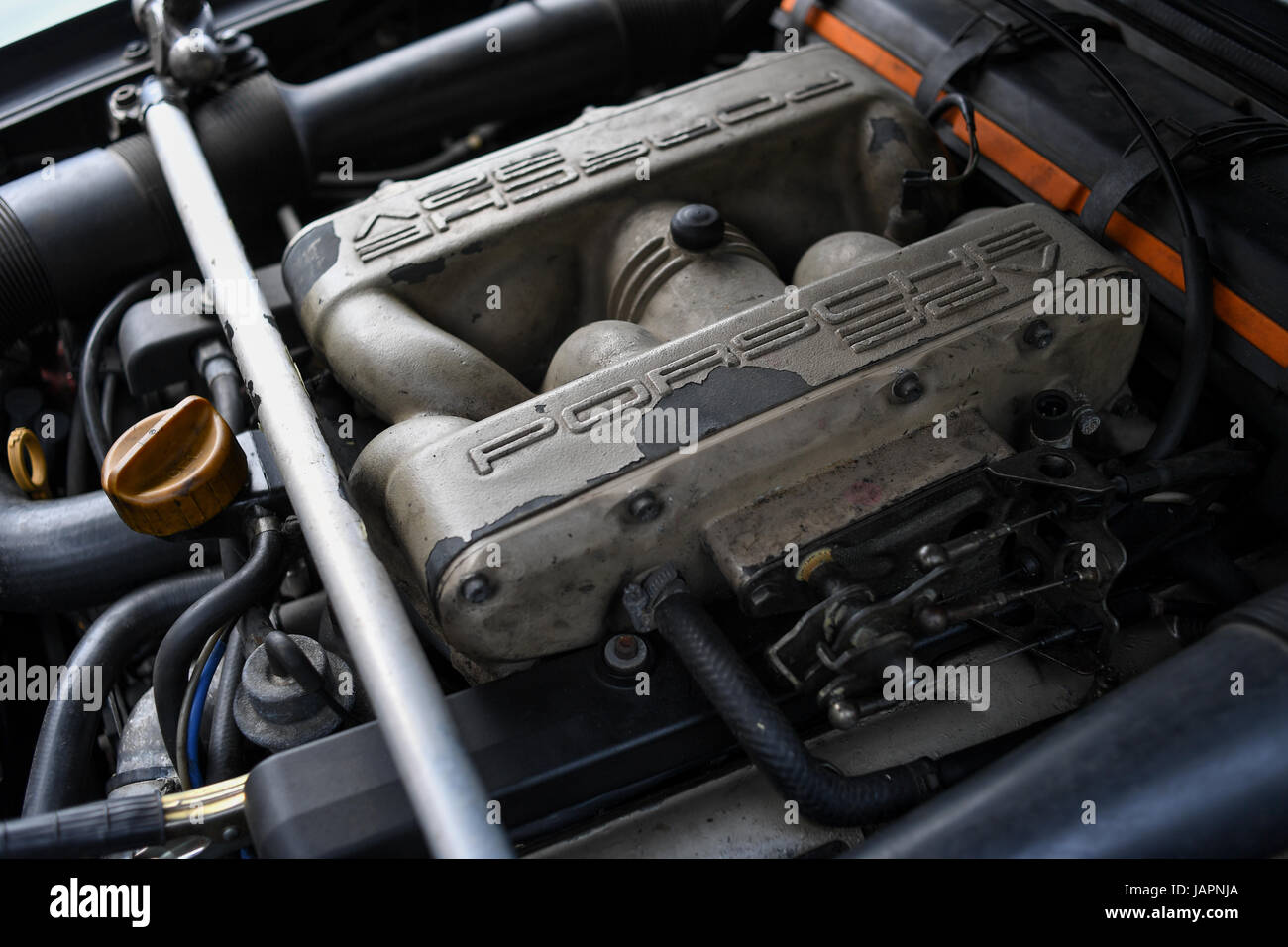 Porsche 32V engine in a 928 Stock Photo - Alamy