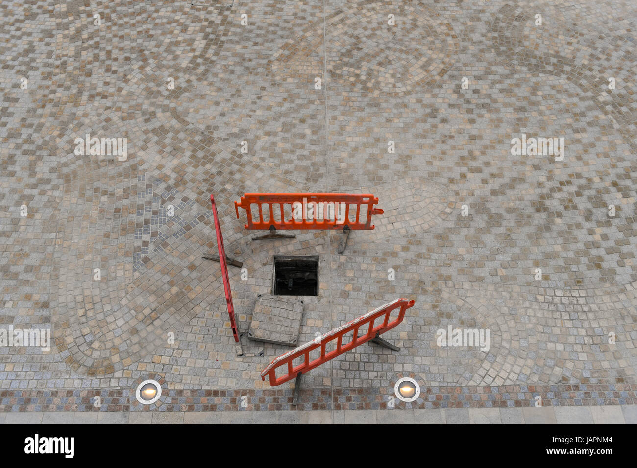 Falling down a hole hi-res stock photography and images - Alamy