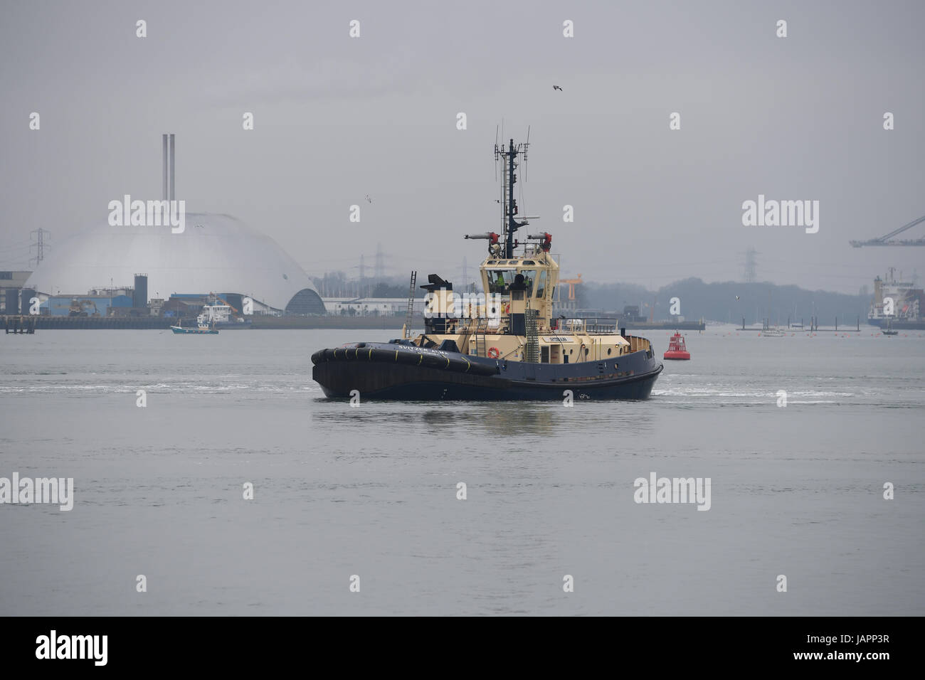 Tug Boat Svitzer Alma operating in Southampton Docks Stock Photo - Alamy