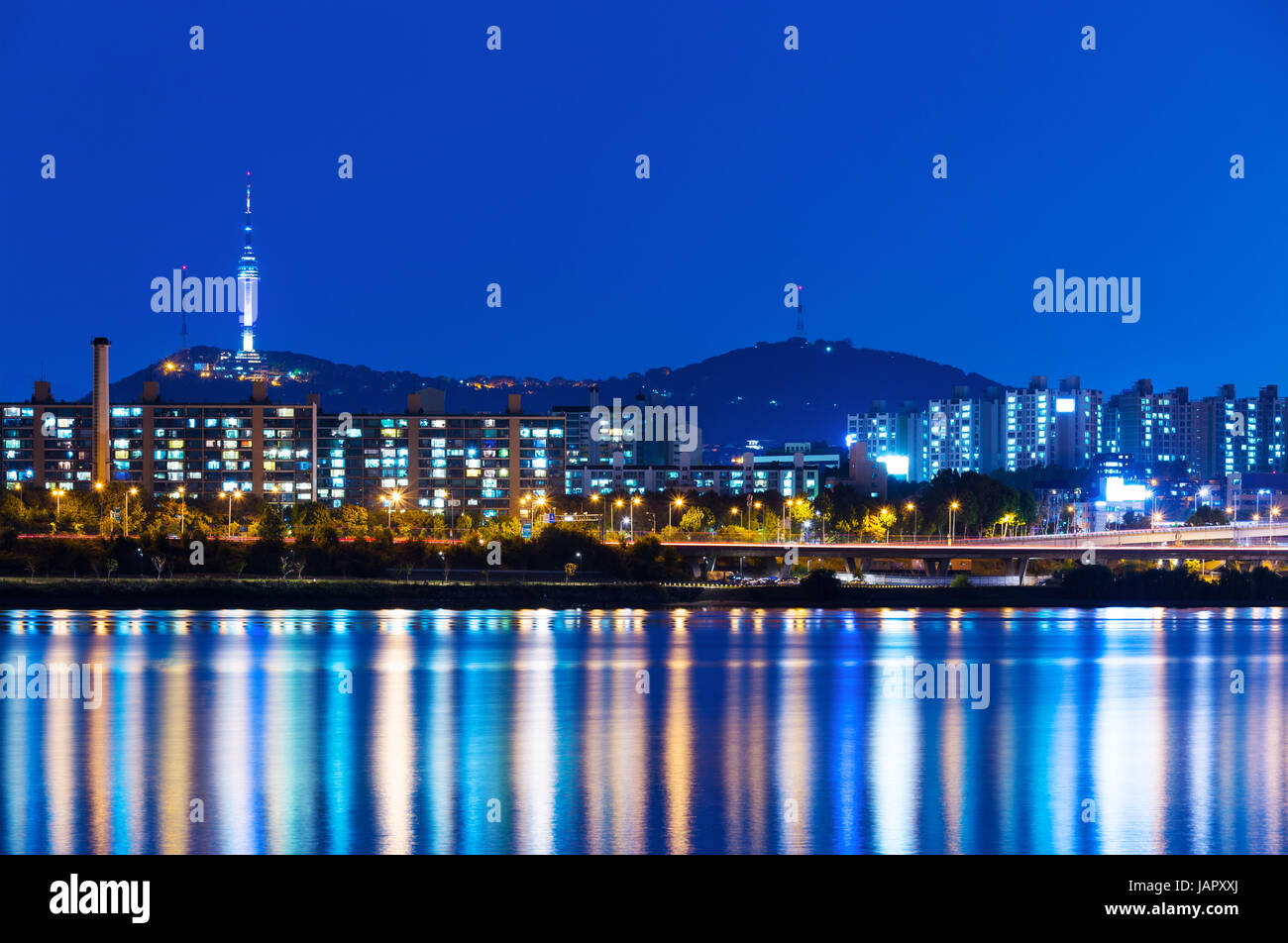 Seoul at night Stock Photo - Alamy