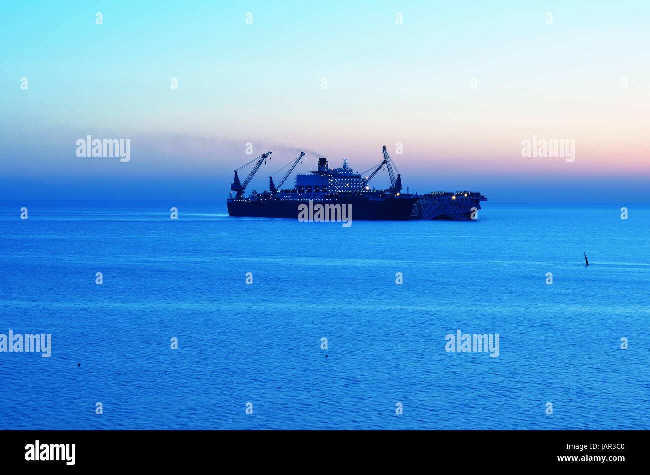 Pipe laying boat hi-res stock photography and images - Alamy
