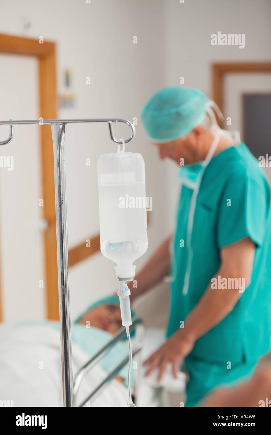 Intravenous drip surgeon hi-res stock photography and images - Alamy Intravenous drip surgeon hi-res stock photography and images - Alamy