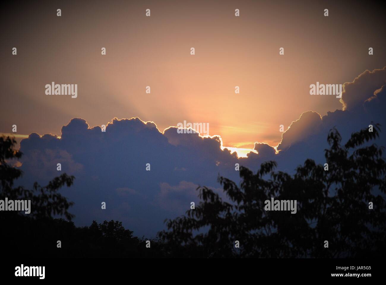 Beautiful light setting sun hi-res stock photography and images - Alamy