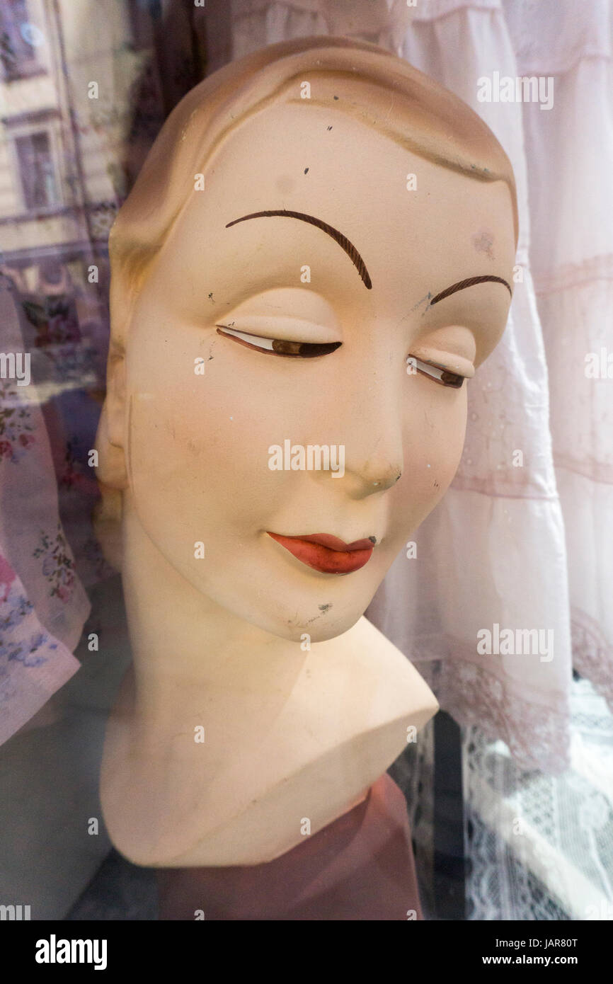 Shop display figures head and shoulders of fashionable woman Stock ...