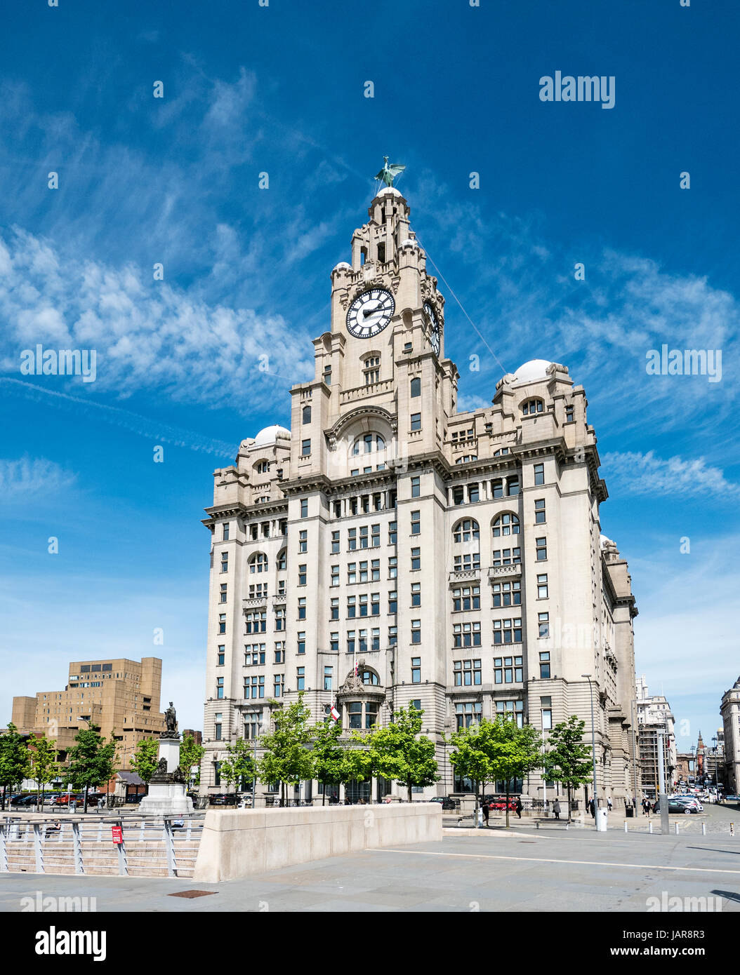 Liverpool liverbird building hi-res stock photography and images - Alamy