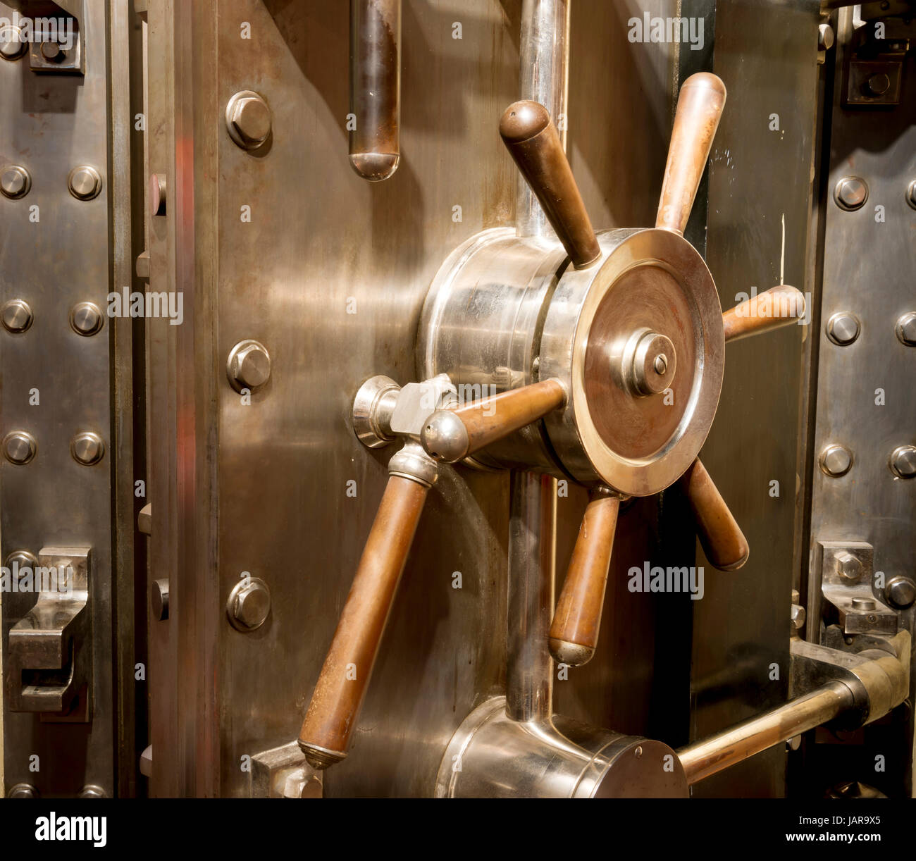 Door of big vintage safe in retail store Stock Photo - Alamy