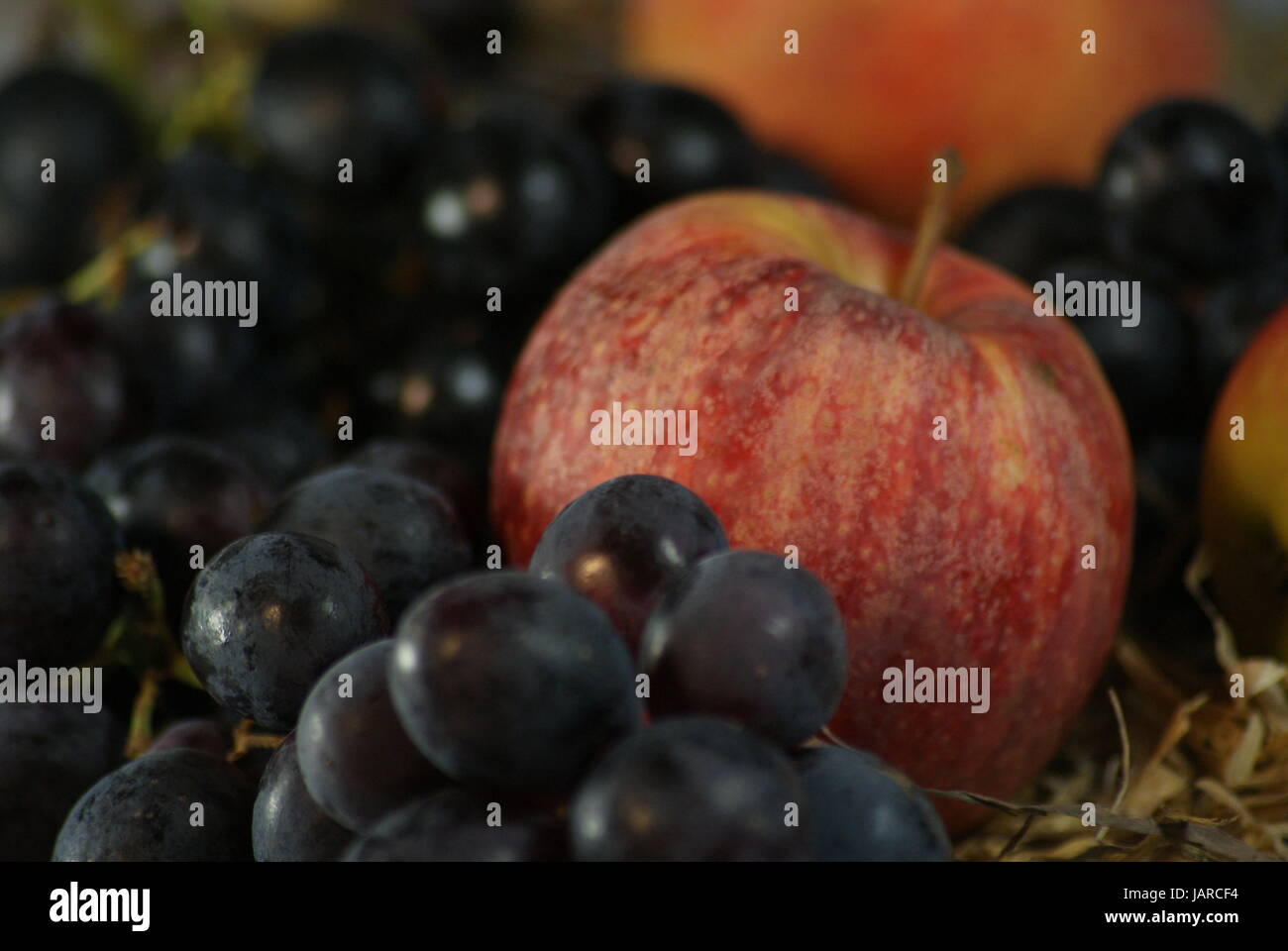 Rotes obst hi-res stock photography and images - Alamy