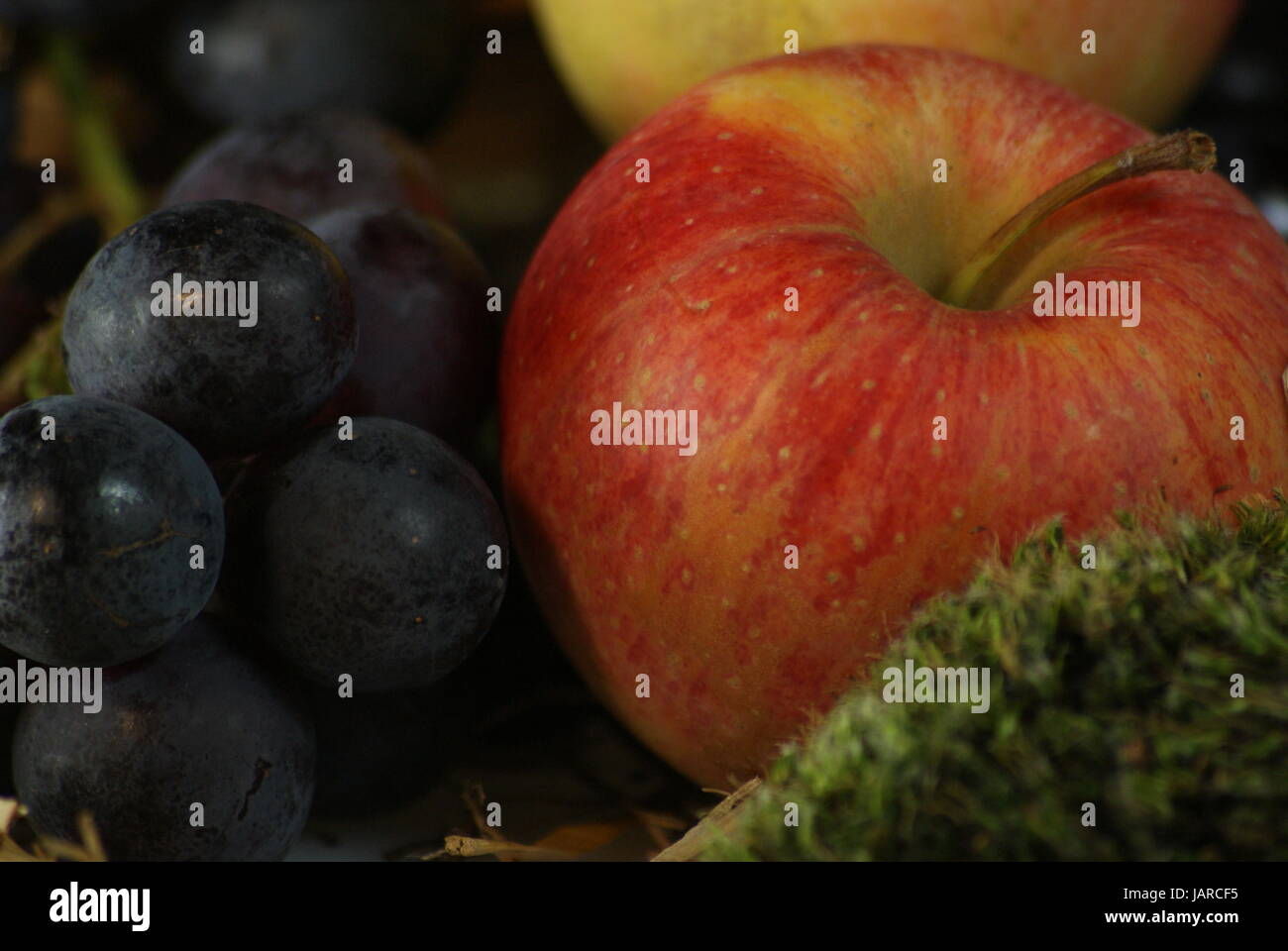 Rotes obst hi-res stock photography and images - Alamy