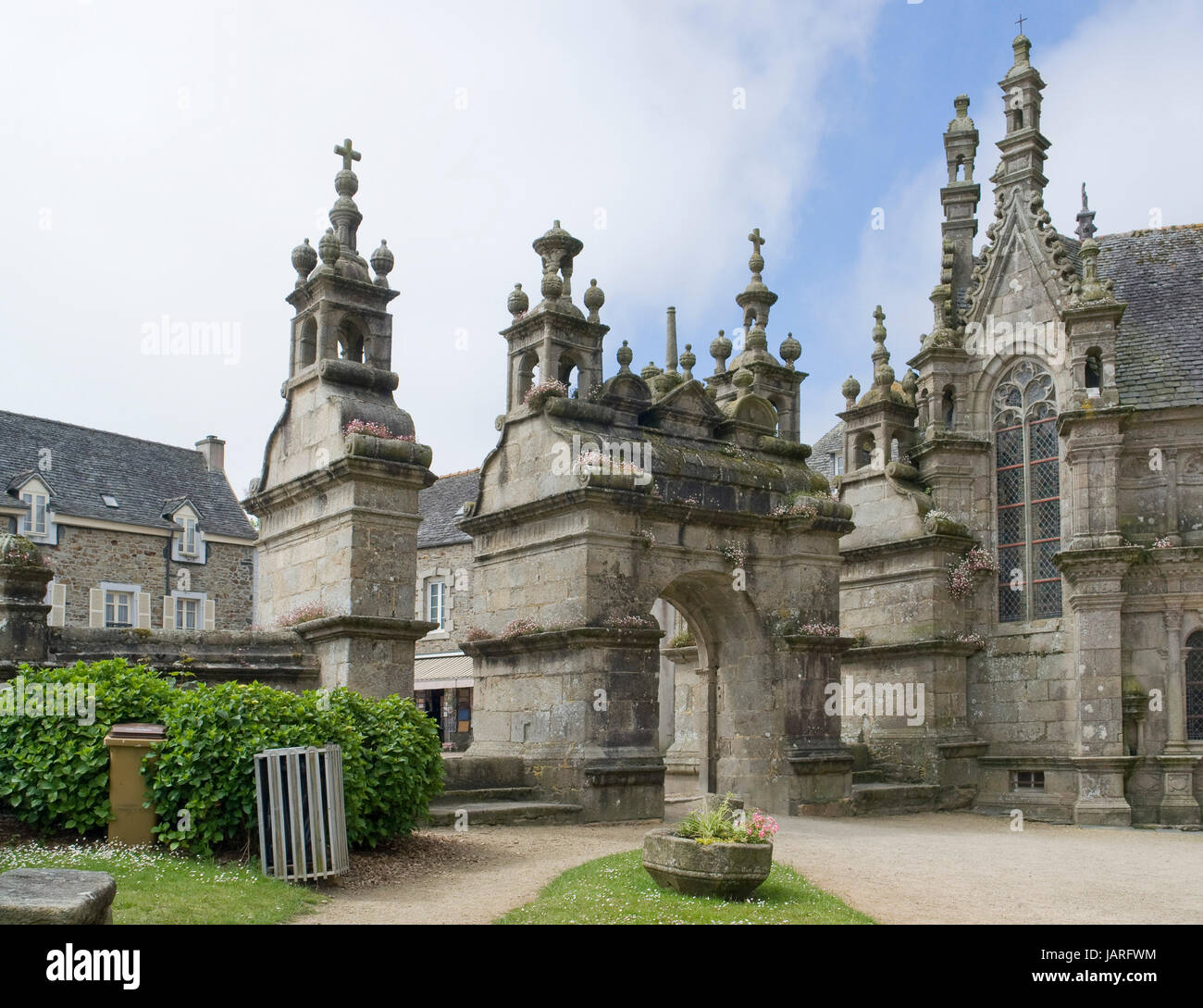 Architektur kirchhof hi-res stock photography and images - Alamy