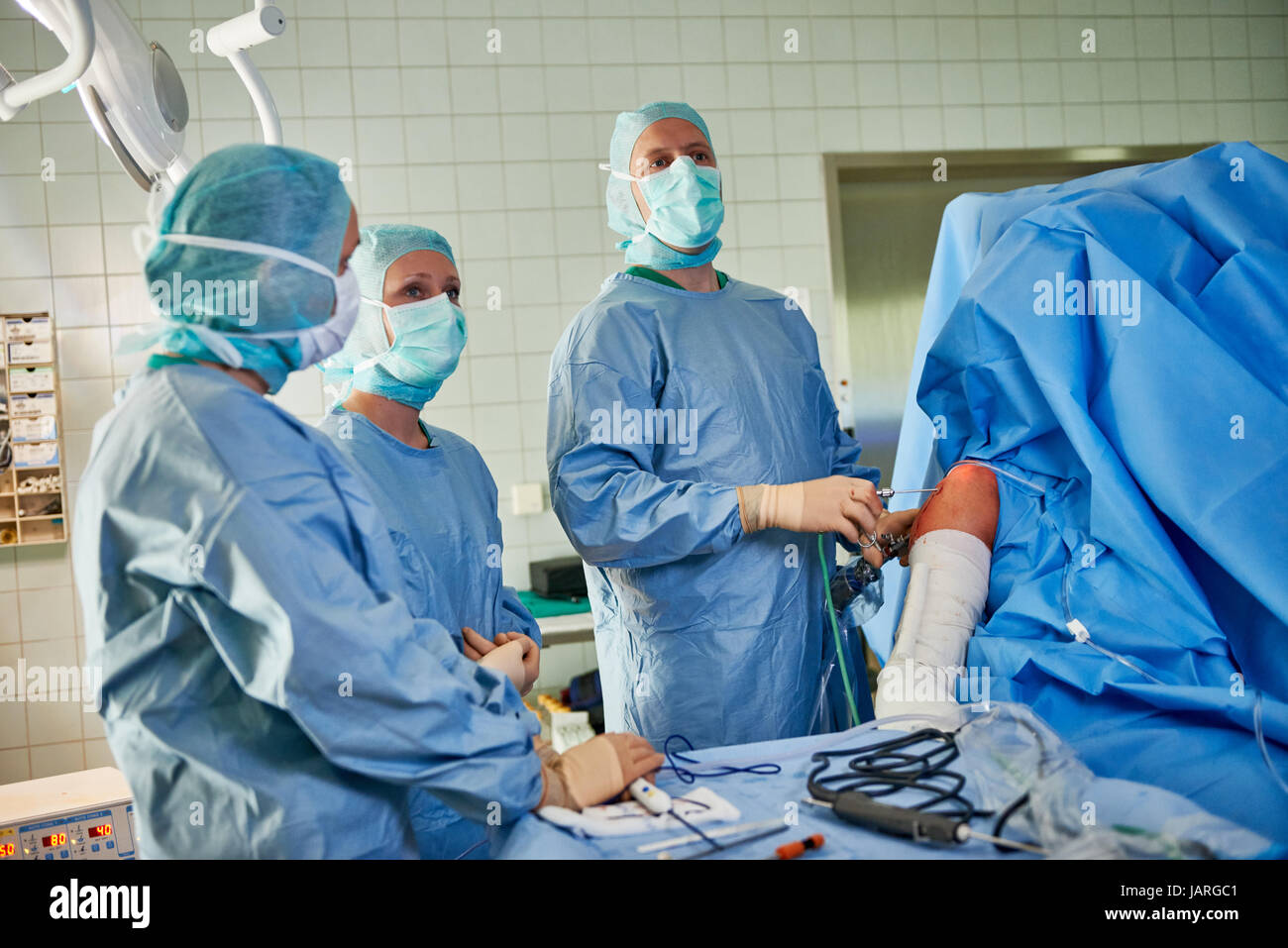 Laparoscopic surgery hi-res stock photography and images - Alamy