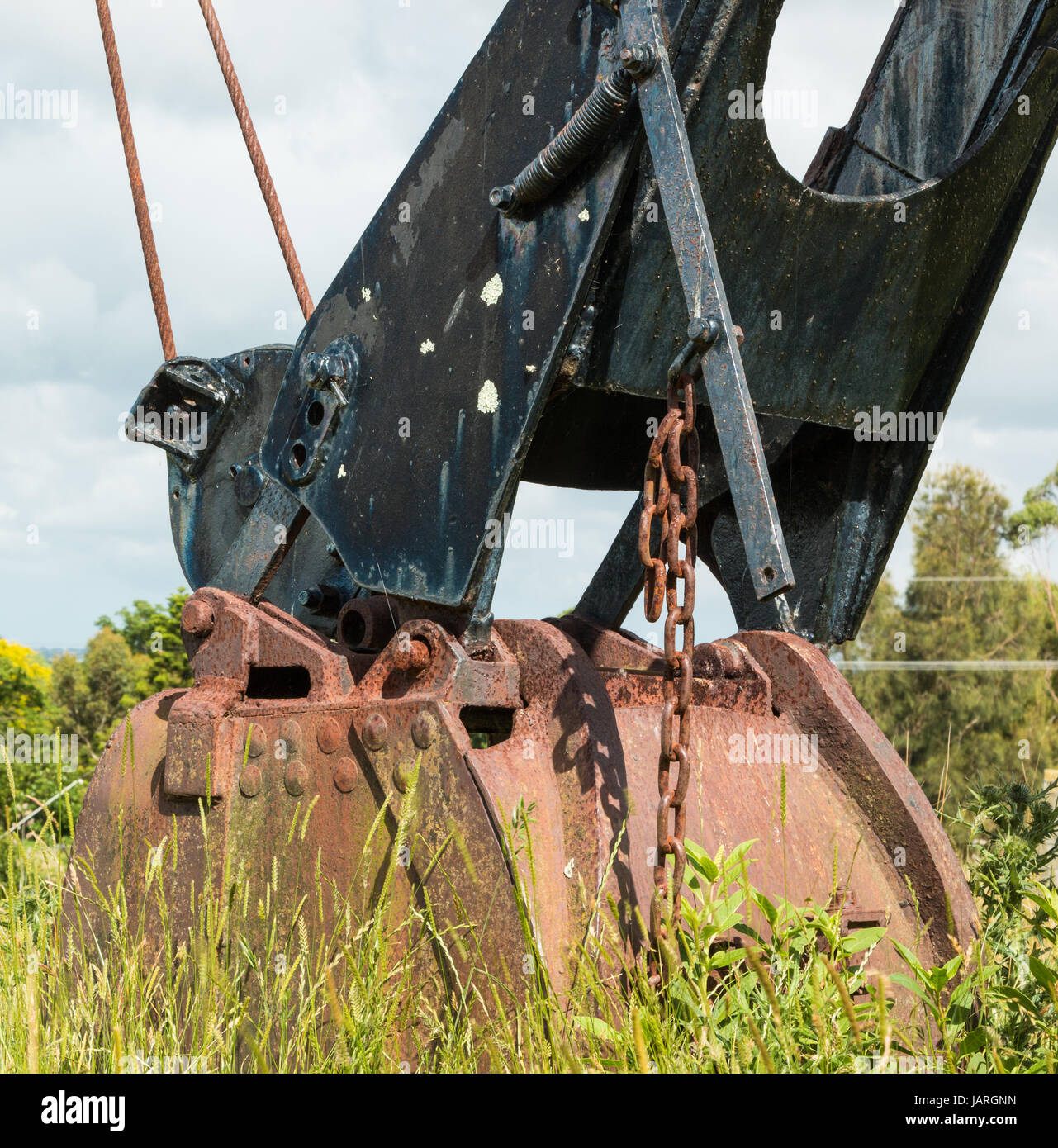 Digger bucket hi-res stock photography and images - Alamy