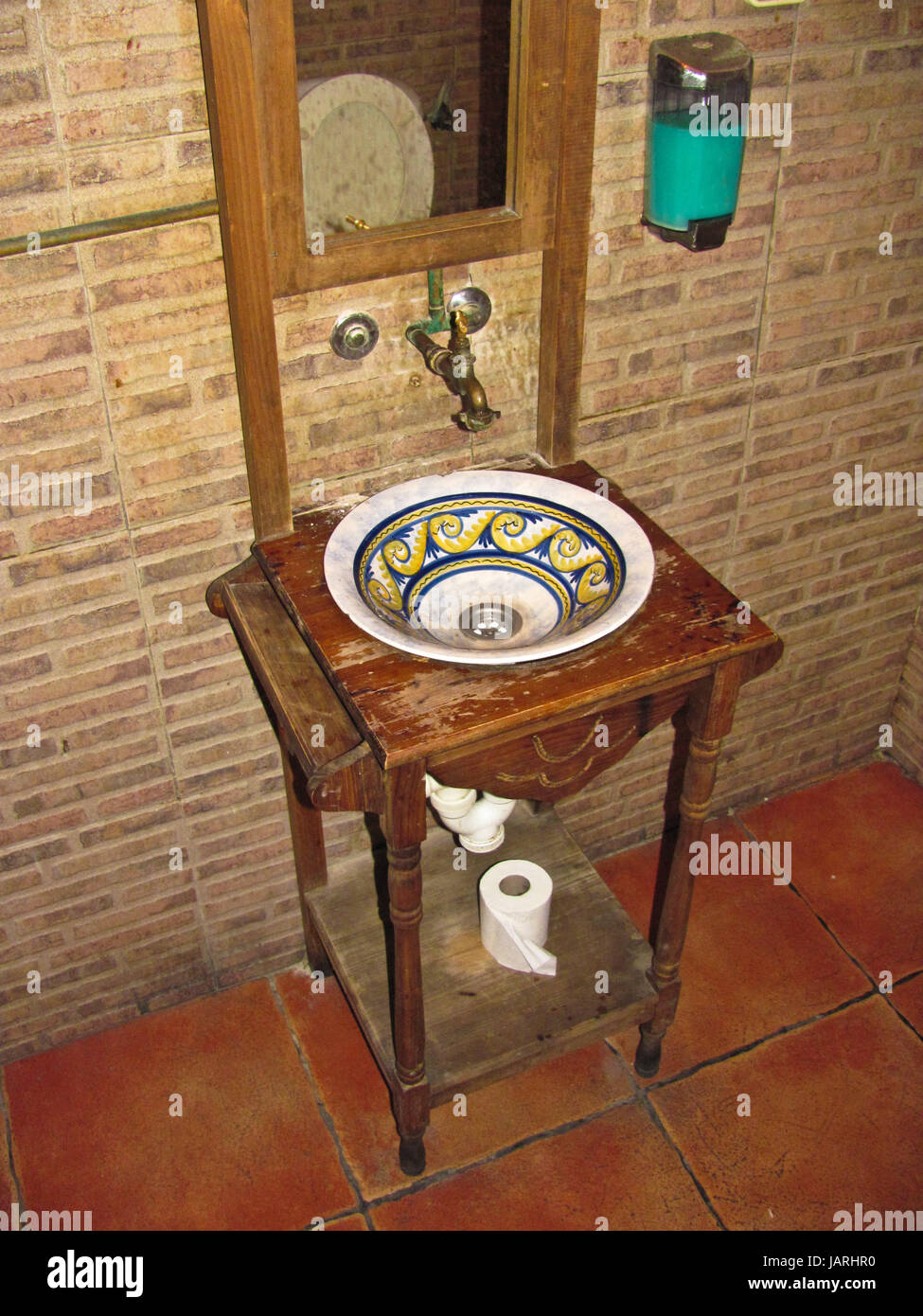 Vintage wooden washbasin Stock Photo - Alamy