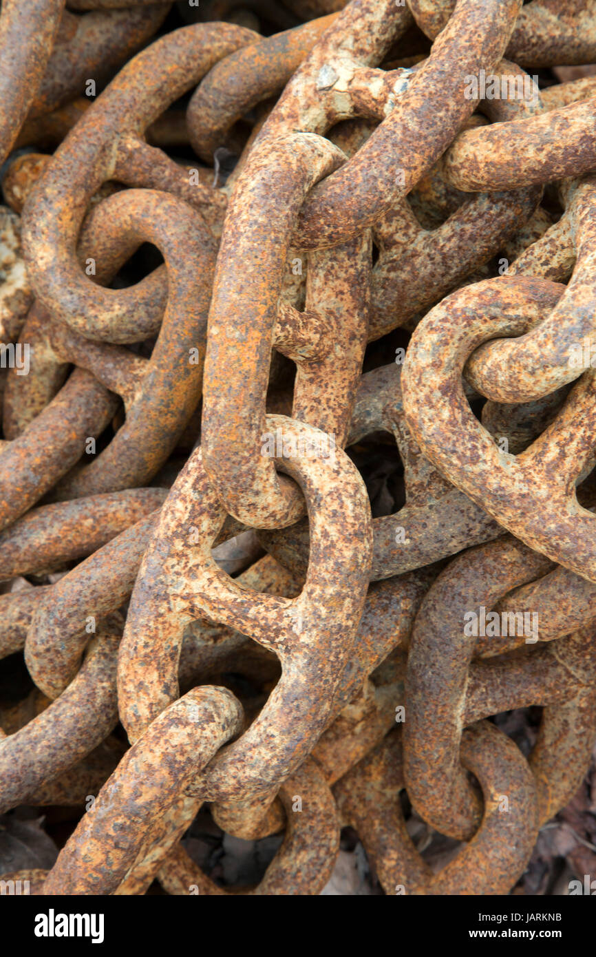 Old Rusty Steel Linked Chain Background Stock Photo - Alamy