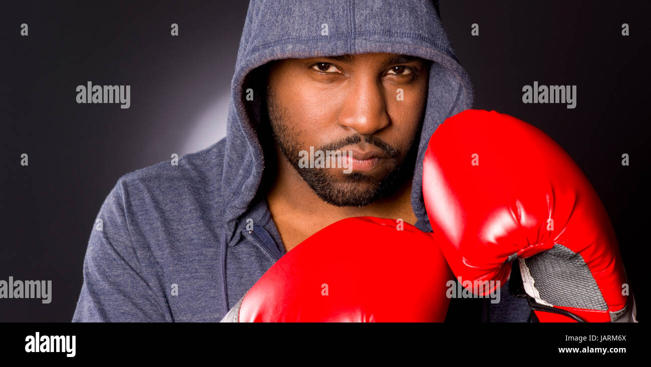 African Anerican male boxer poses for a boxing portrait Stock Photo - Alamy