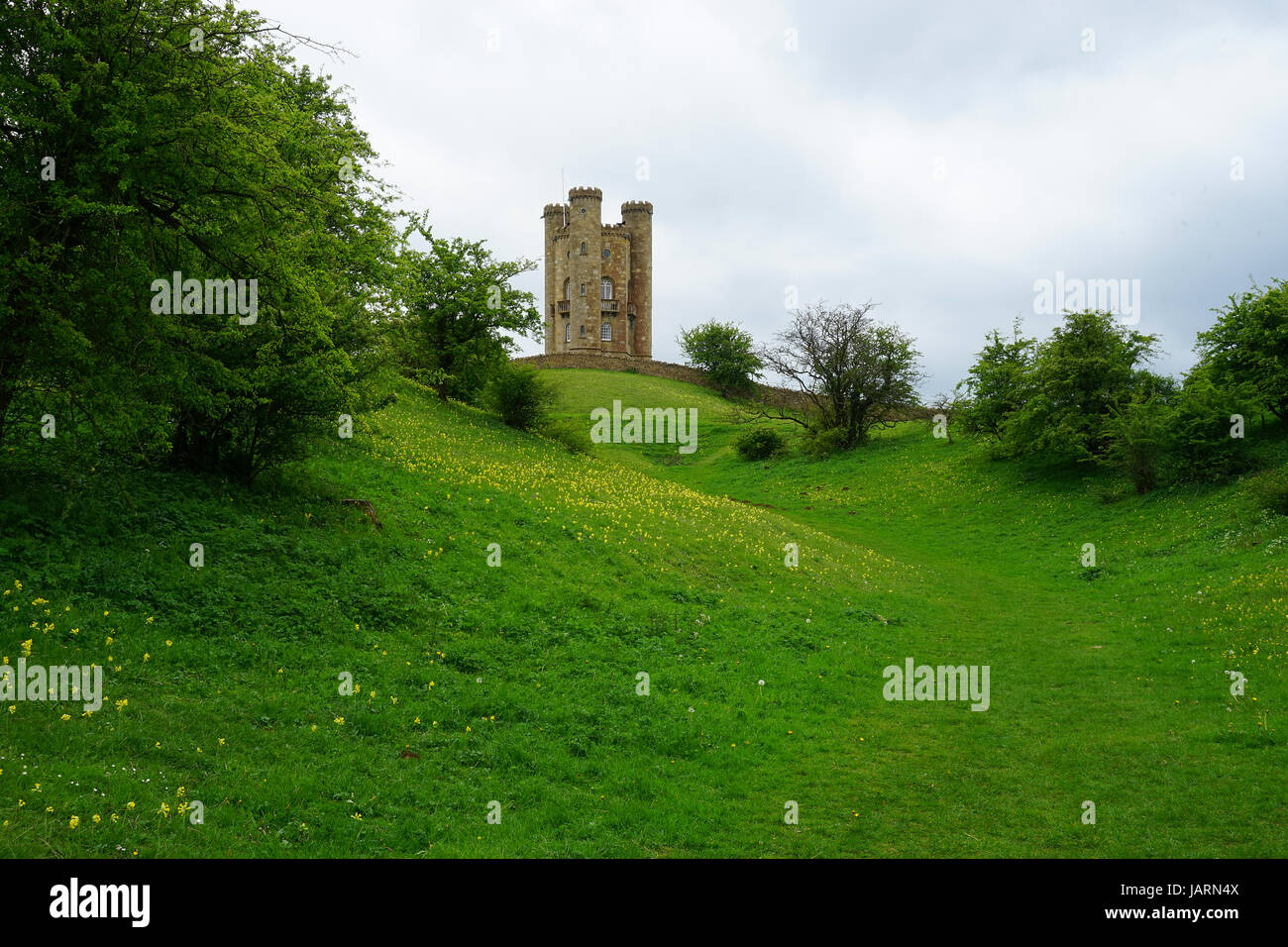 Broadway Tower above Broadway in the Cotswolds Stock Photo - Alamy