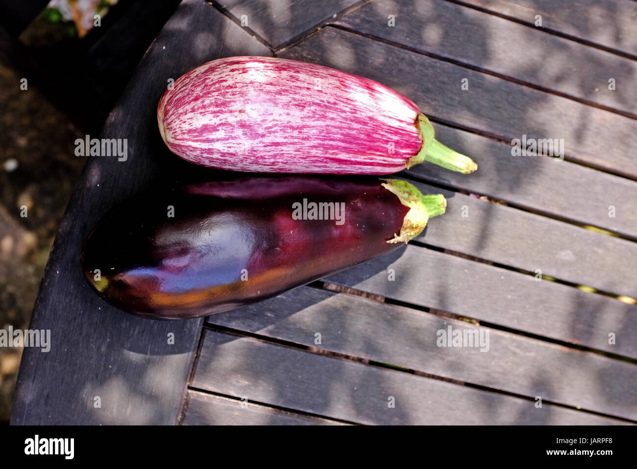 Purple aubergine hi-res stock photography and images - Alamy