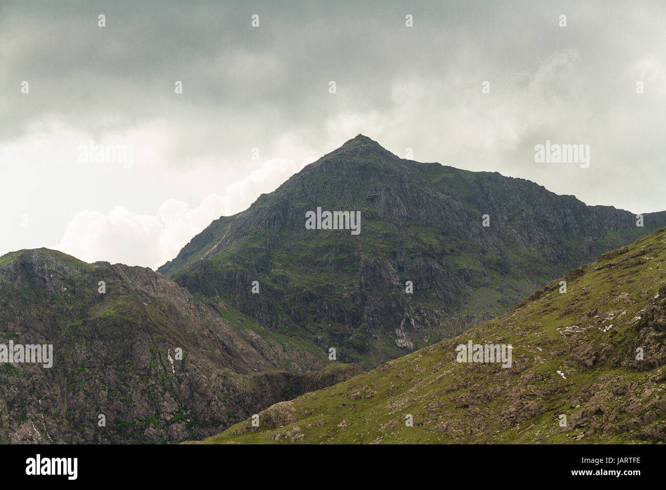 Snowdon the miners’ track hi-res stock photography and images - Alamy