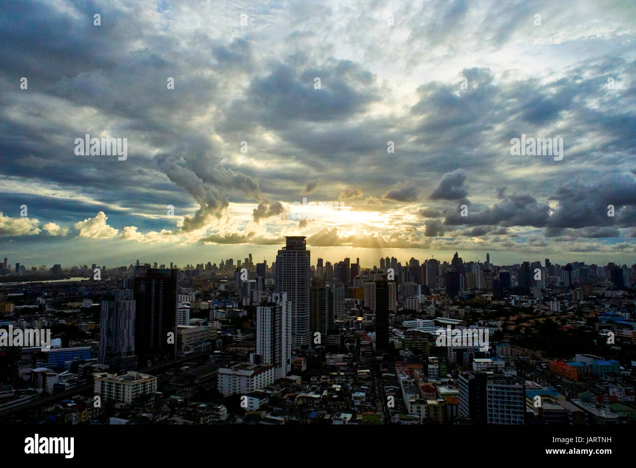 Skyscrapper cityscape hi-res stock photography and images - Alamy