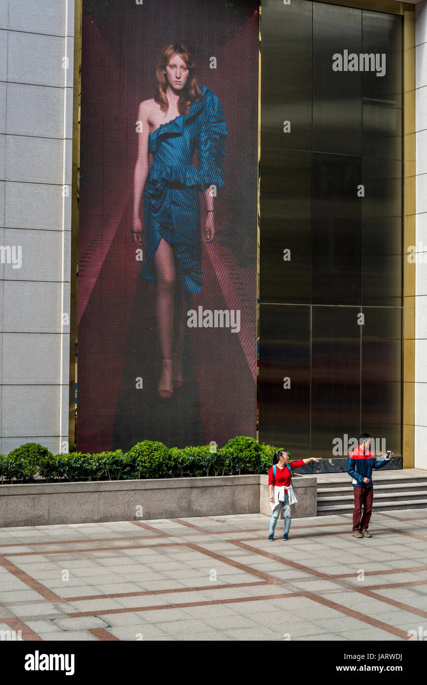Advertising hoarding fashion hi-res stock photography and images - Alamy