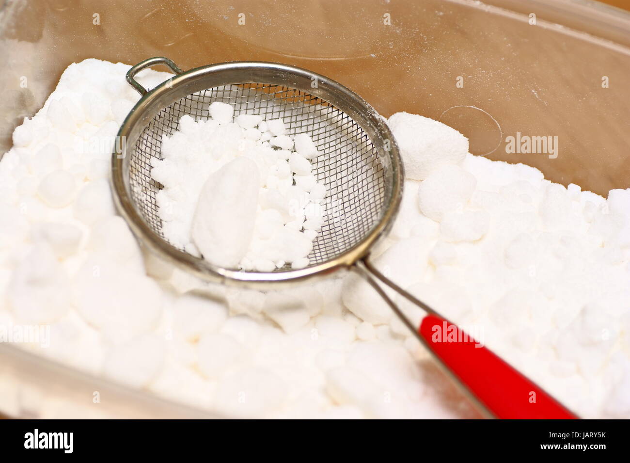 Fine sieve hi-res stock photography and images - Alamy