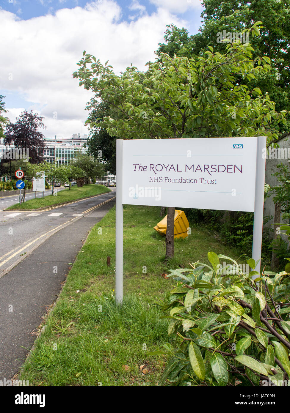 The road into the main reception of the Royal Marsden hospital in ...
