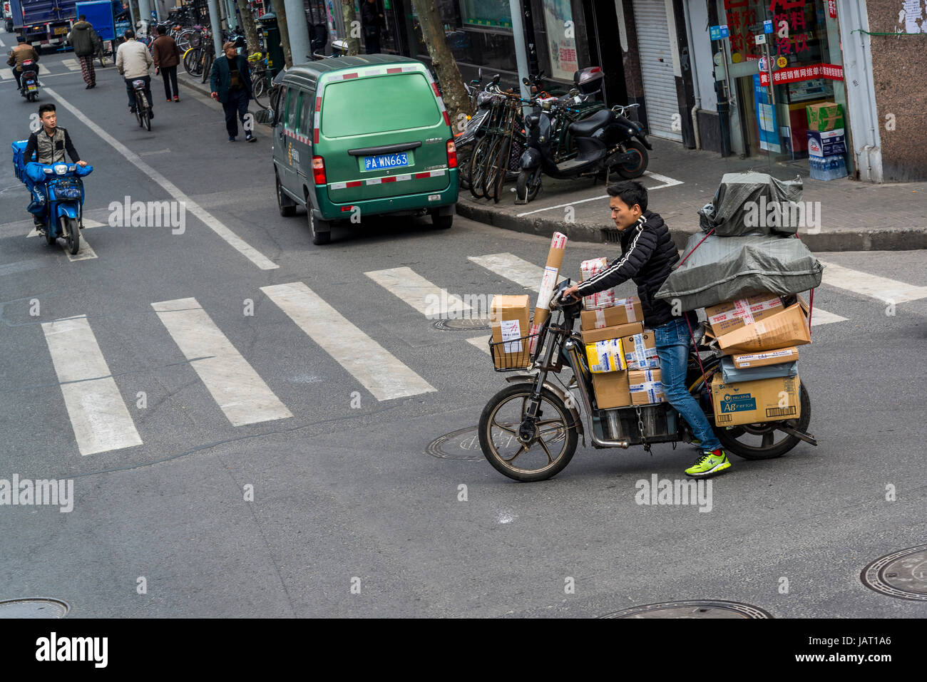 Chinese parcels hi-res stock photography and images - Alamy
