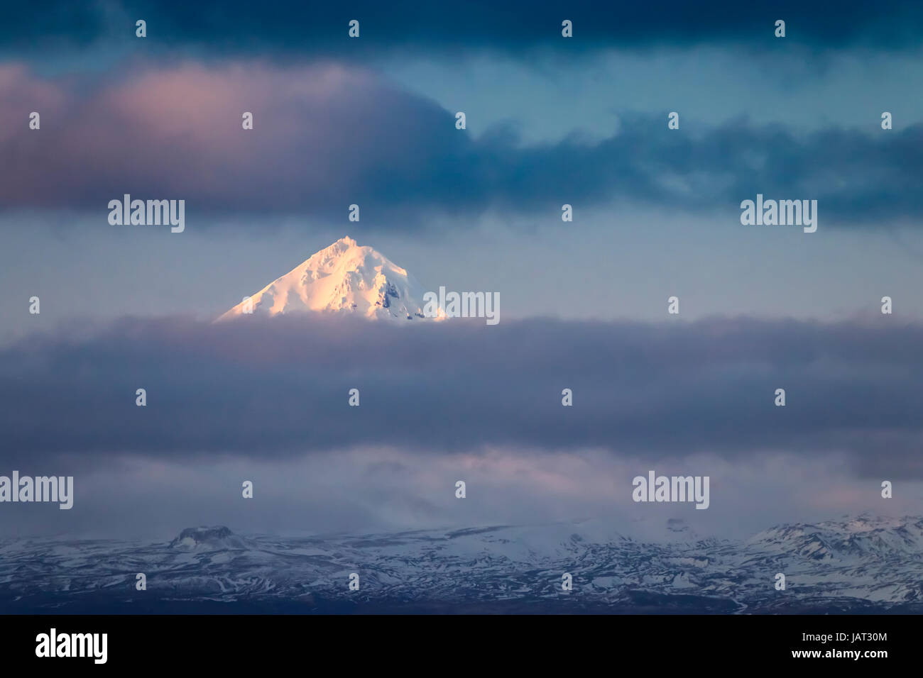 Mount shishaldin hi-res stock photography and images - Alamy