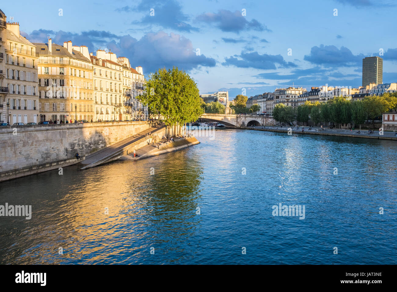 Isle de la cite hi-res stock photography and images - Alamy