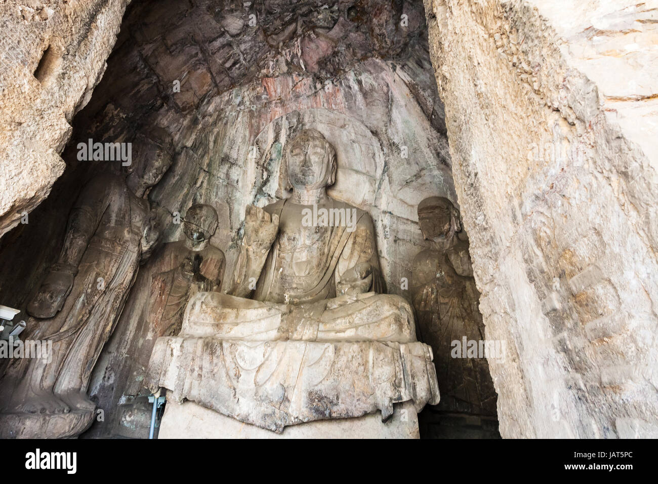 LUOYANG, CHINA - MARCH 20, 2017: statues in grotto in Chinese Buddhist ...