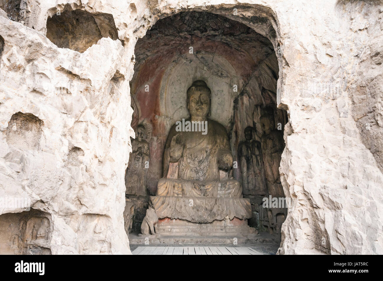 Longmen cave hi-res stock photography and images - Alamy