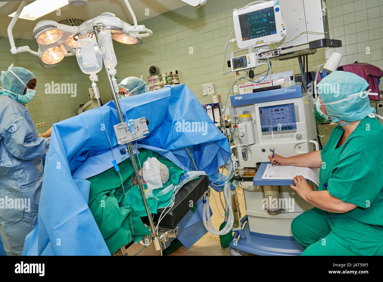 Anesthesia Mask High Resolution Stock Photography and Images - Alamy