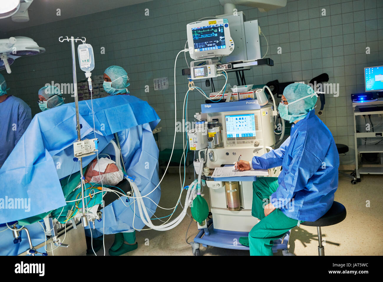 Anaesthesia equipment hi-res stock photography and images - Alamy