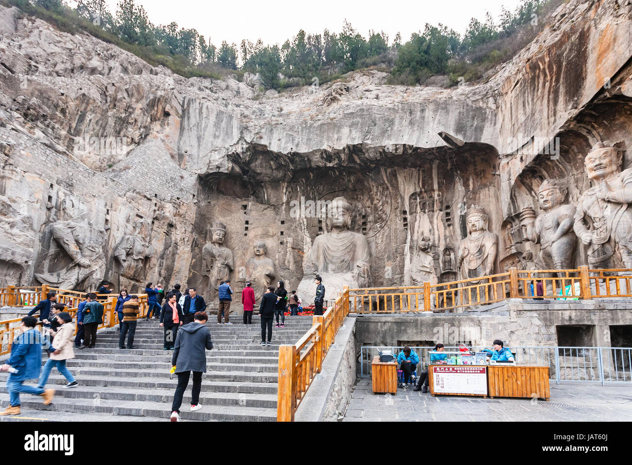 Longmen caves hi-res stock photography and images - Alamy