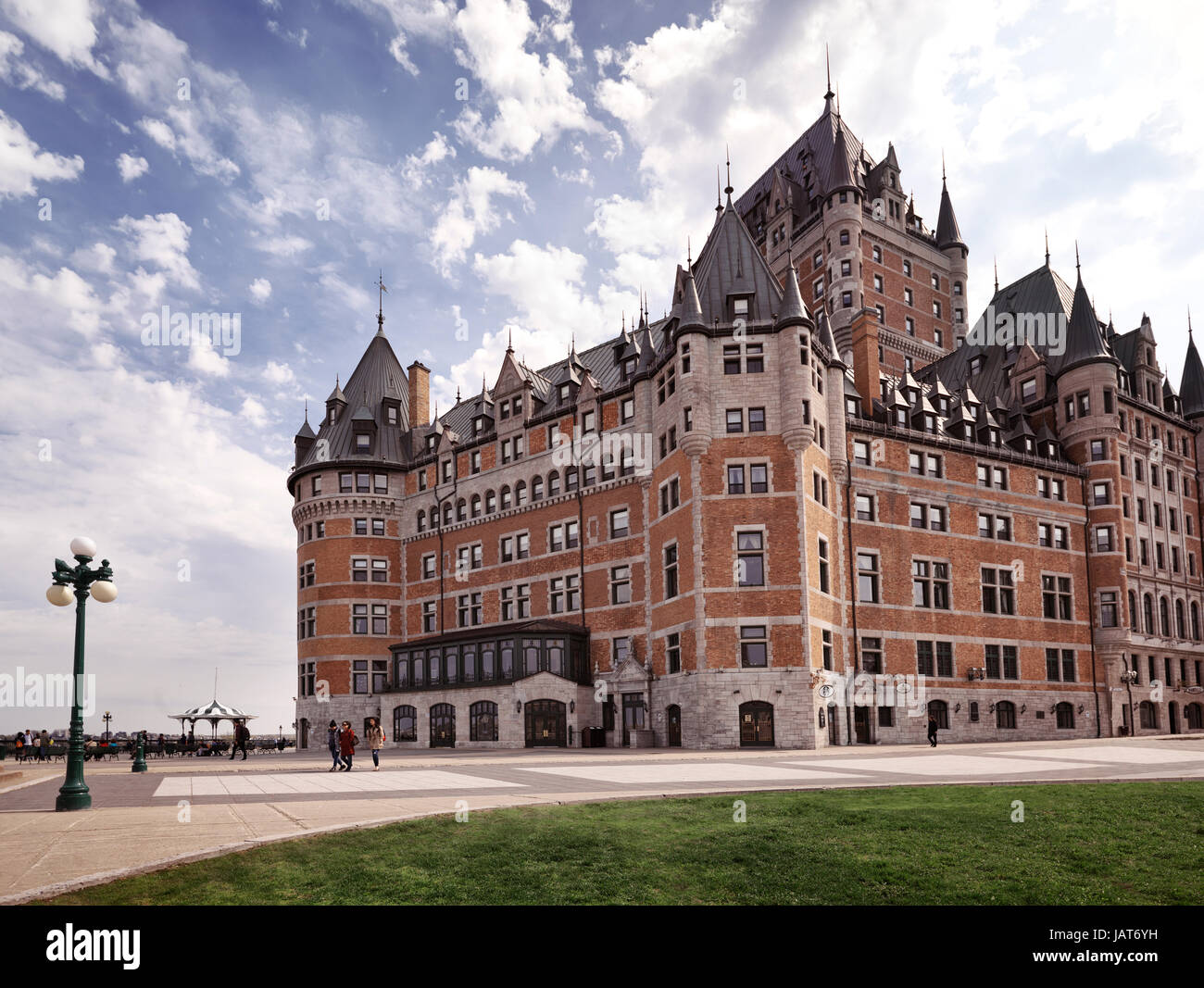Chateau building architecture exterior hi-res stock photography and ...