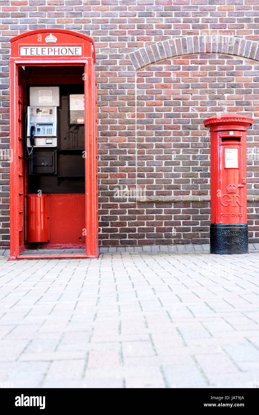 Single Red Telephone Box High Resolution Stock Photography and Images ...