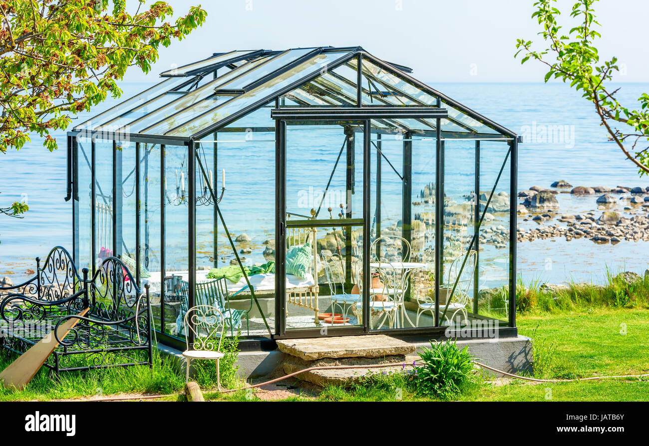 Transparent greenhouse hi-res stock photography and images - Alamy