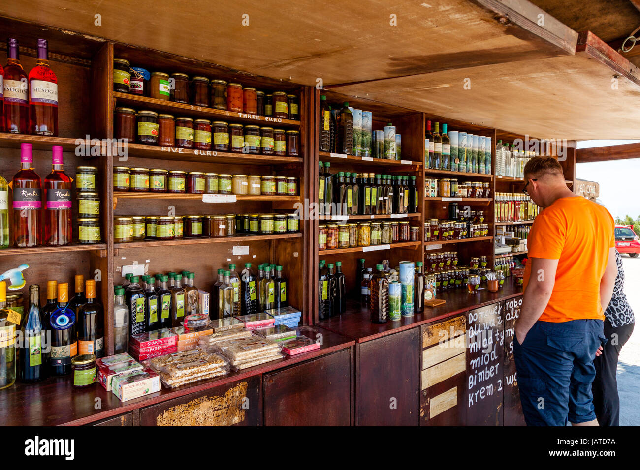 Road side shops hi-res stock photography and images - Alamy