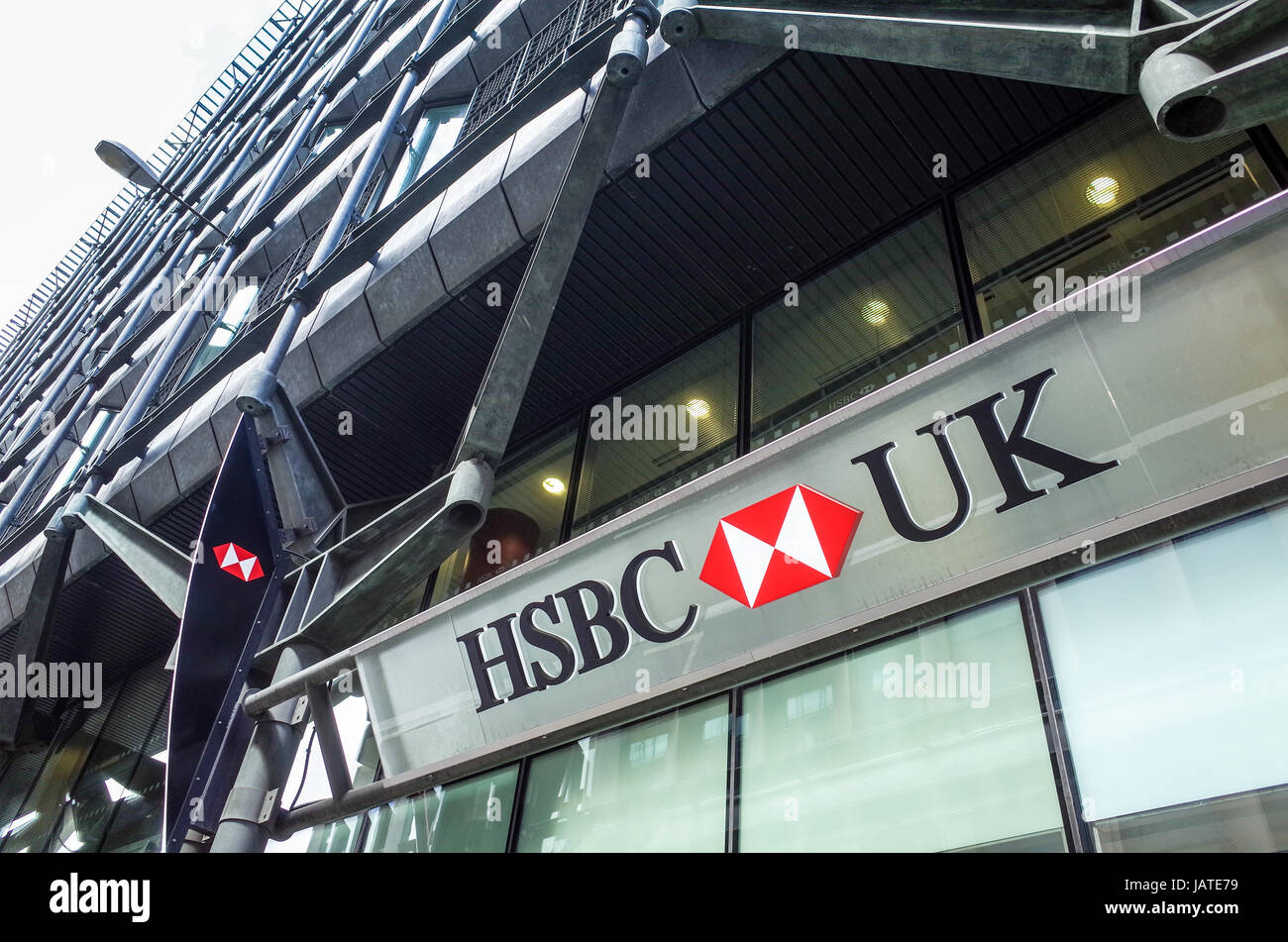 Hsbc bank london hi-res stock photography and images - Alamy