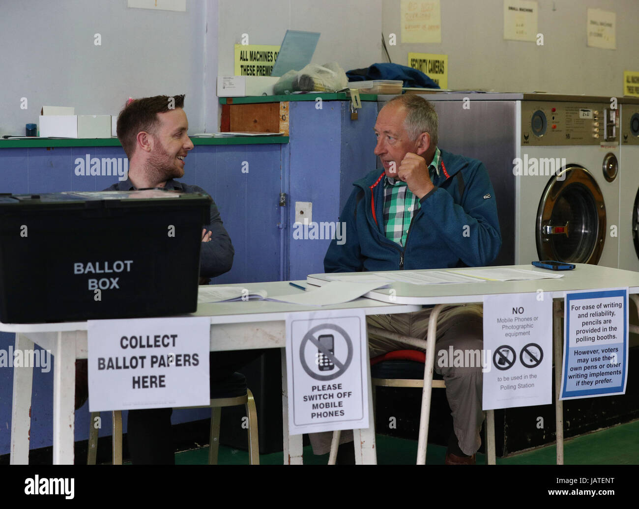 Polling station uk inside hi-res stock photography and images - Alamy